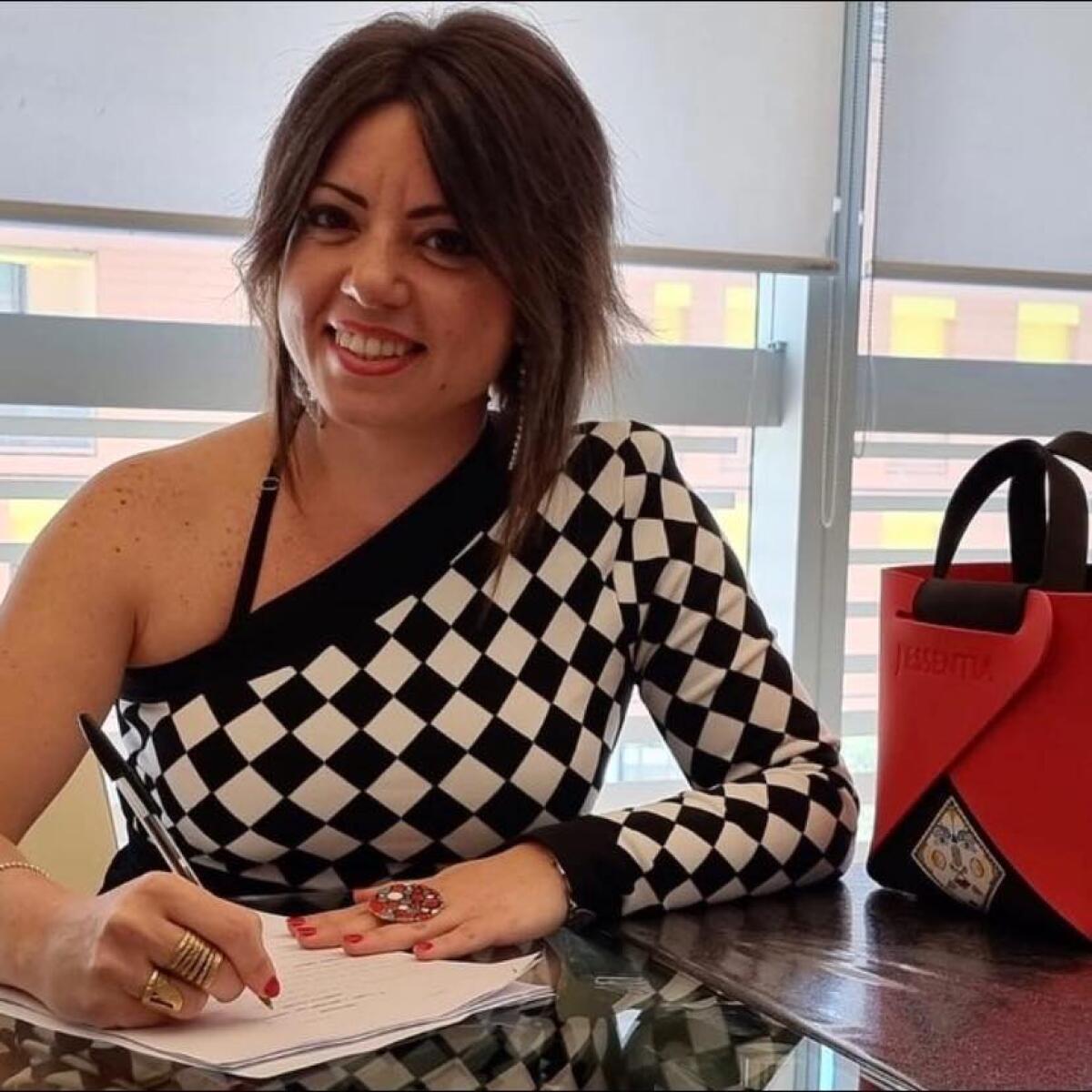 L'estro e la creatività di Jennifer Puzzo profuse in 'J'ESSENTIA' - Il ...